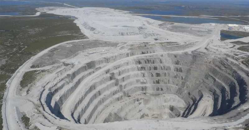 1280x720-The-Misery-Pit-at-the-Ekati-Diamond-Mine-20250302135816 ...