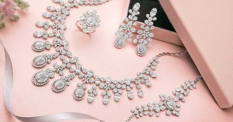 how-to-choose-the-perfect-gold-or-diamond-jewellery-to-complement-your ...